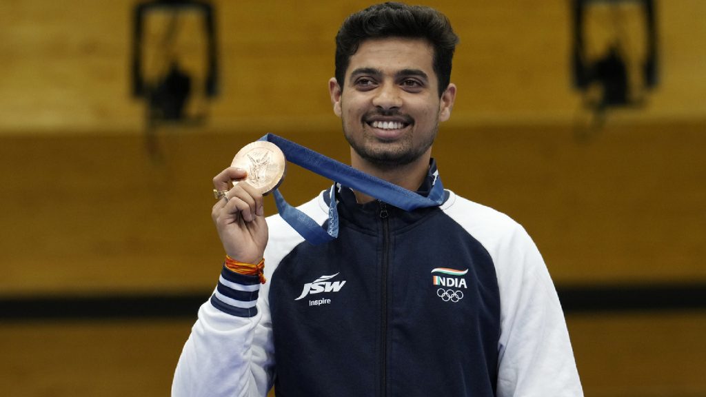 Swapnil Kusale – Biography, Wiki, Caste, Net Worth, Age, Wife ...