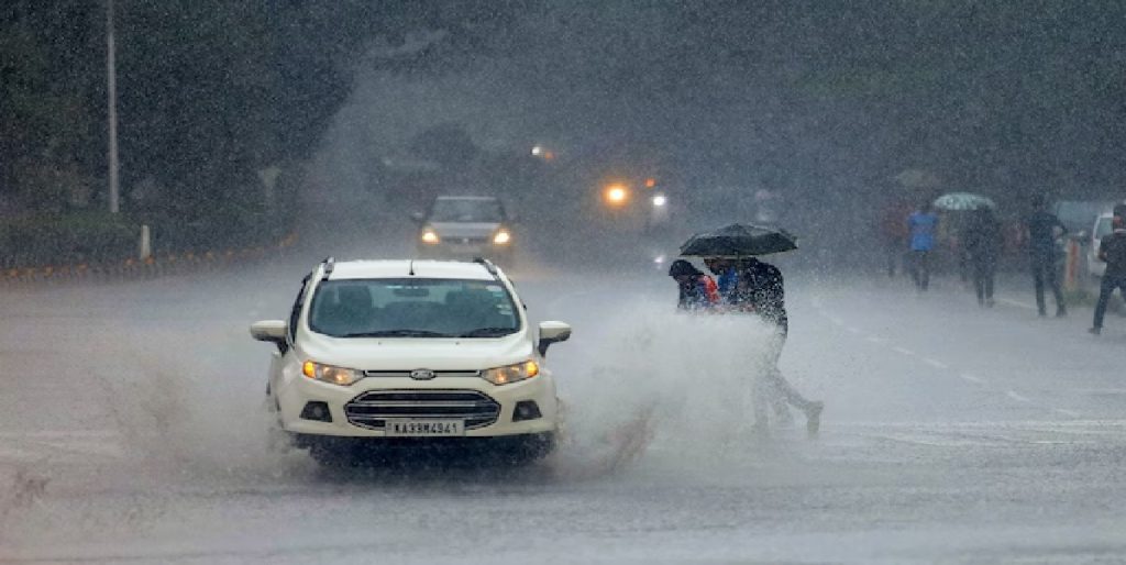 Bengaluru Weather Alert: Expect Heavy Rainfall and Lightning—Orange ...
